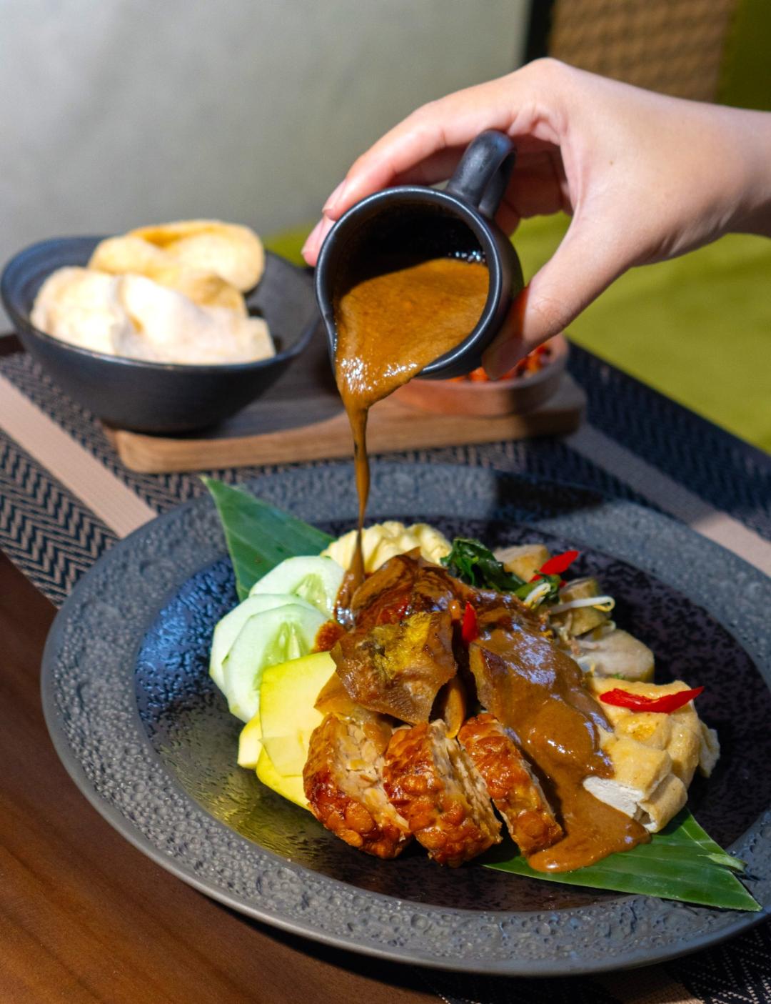 Nikmati Makananan Tradisional Khas Indonesia di Excotel Design Hotel ...